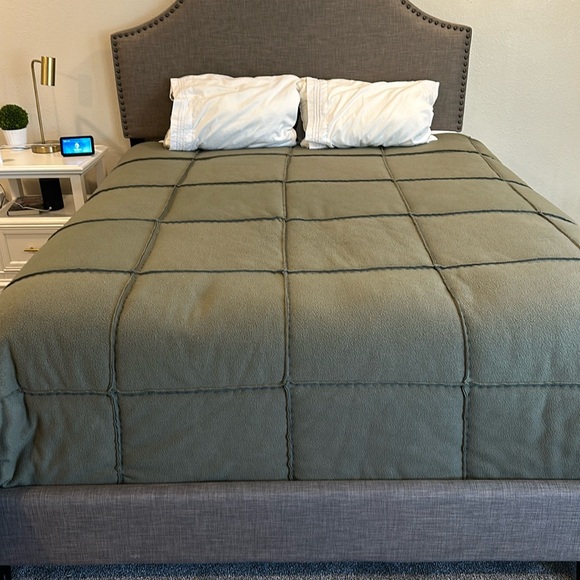 Pottery Barn | Bedding | Pottery Barn Queen Comforter | Poshmark